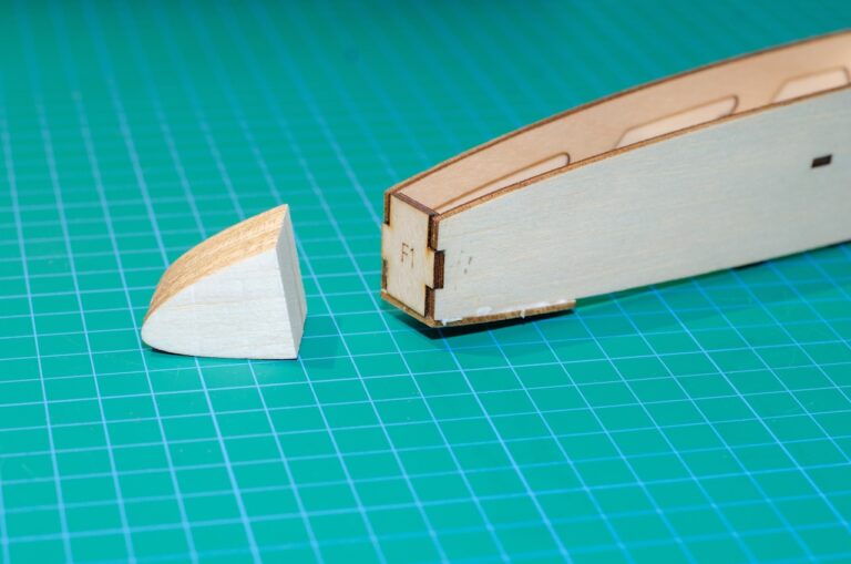 How to build “BEE” DLG (Discus Launch Glider) - AviPlans