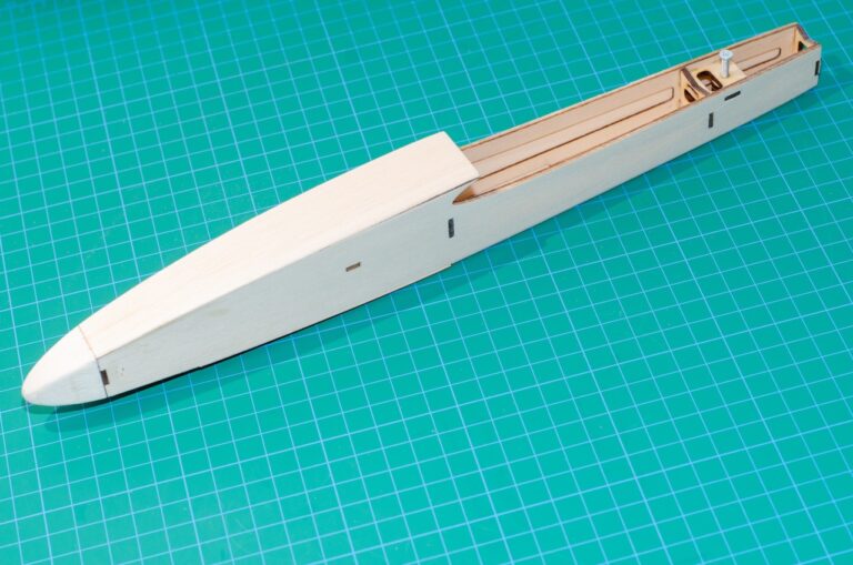 How to build “BEE” DLG (Discus Launch Glider) - AviPlans