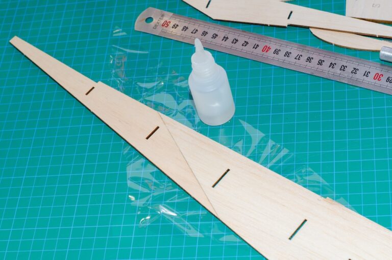 How to build Topsy Graupner RC balsa model plane - AviPlans